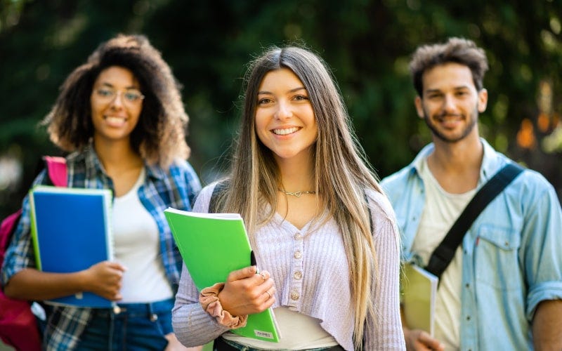 Por qué es importante estudiar una licenciatura | Blog UMAD - Blog